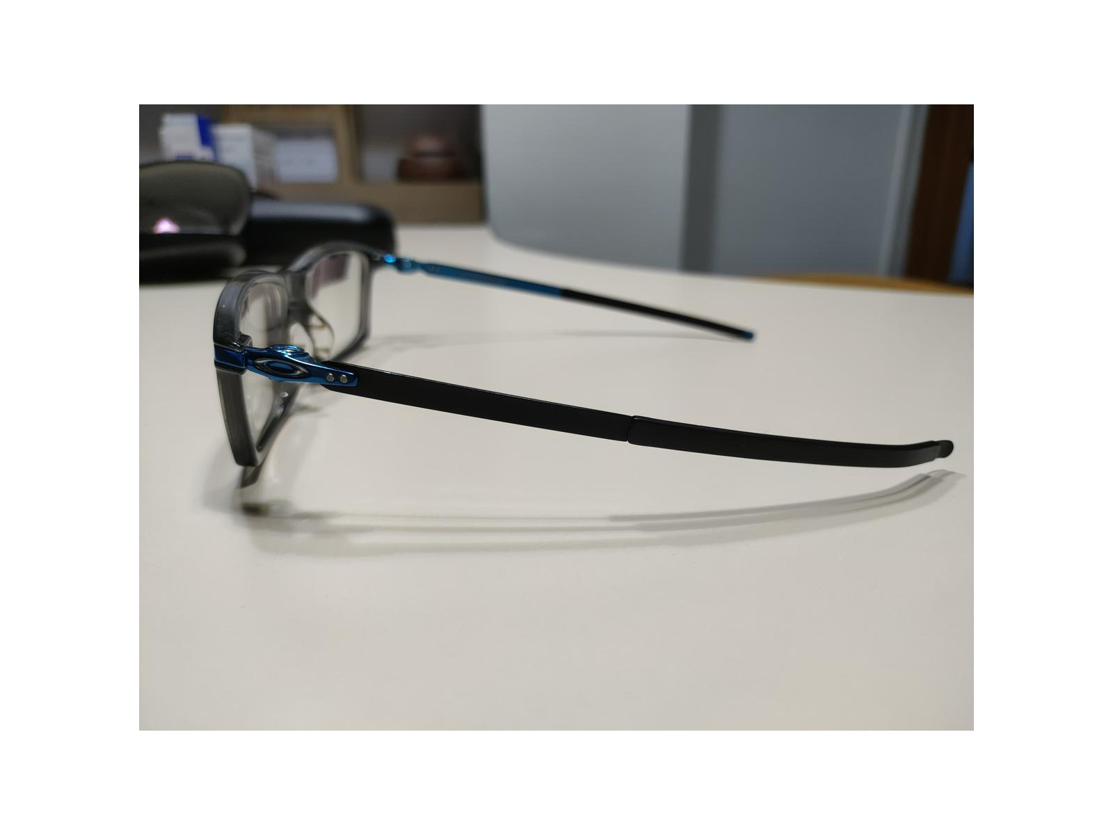 Oakley - Pitchman