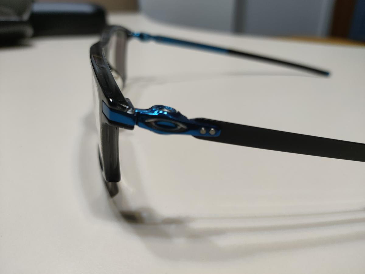 Oakley - Pitchman