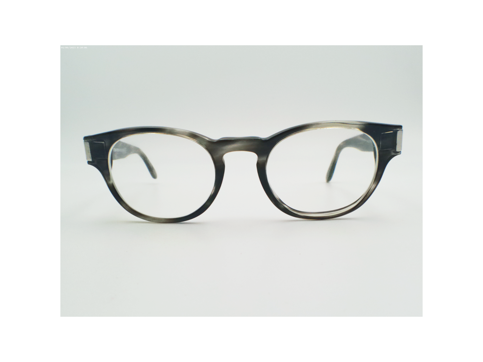 Second-hand Tom Ford glasses: modern glamour at affordable prices | Seecly