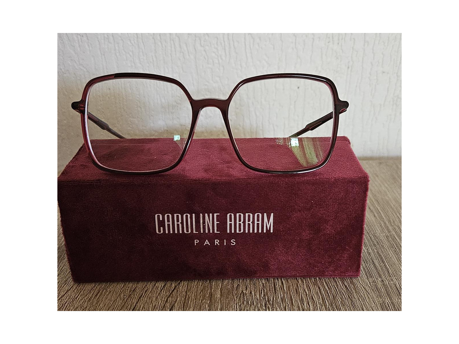 Caroline Abram - Claudya