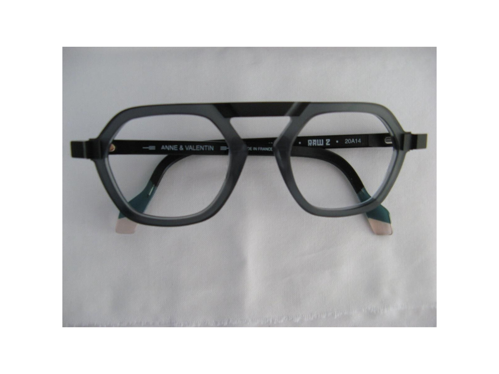 ANNE & VALENTIN - RAW 2 20A14